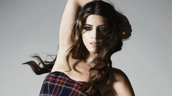 La griega Demy cambia la producción de la versión final de This is love ...