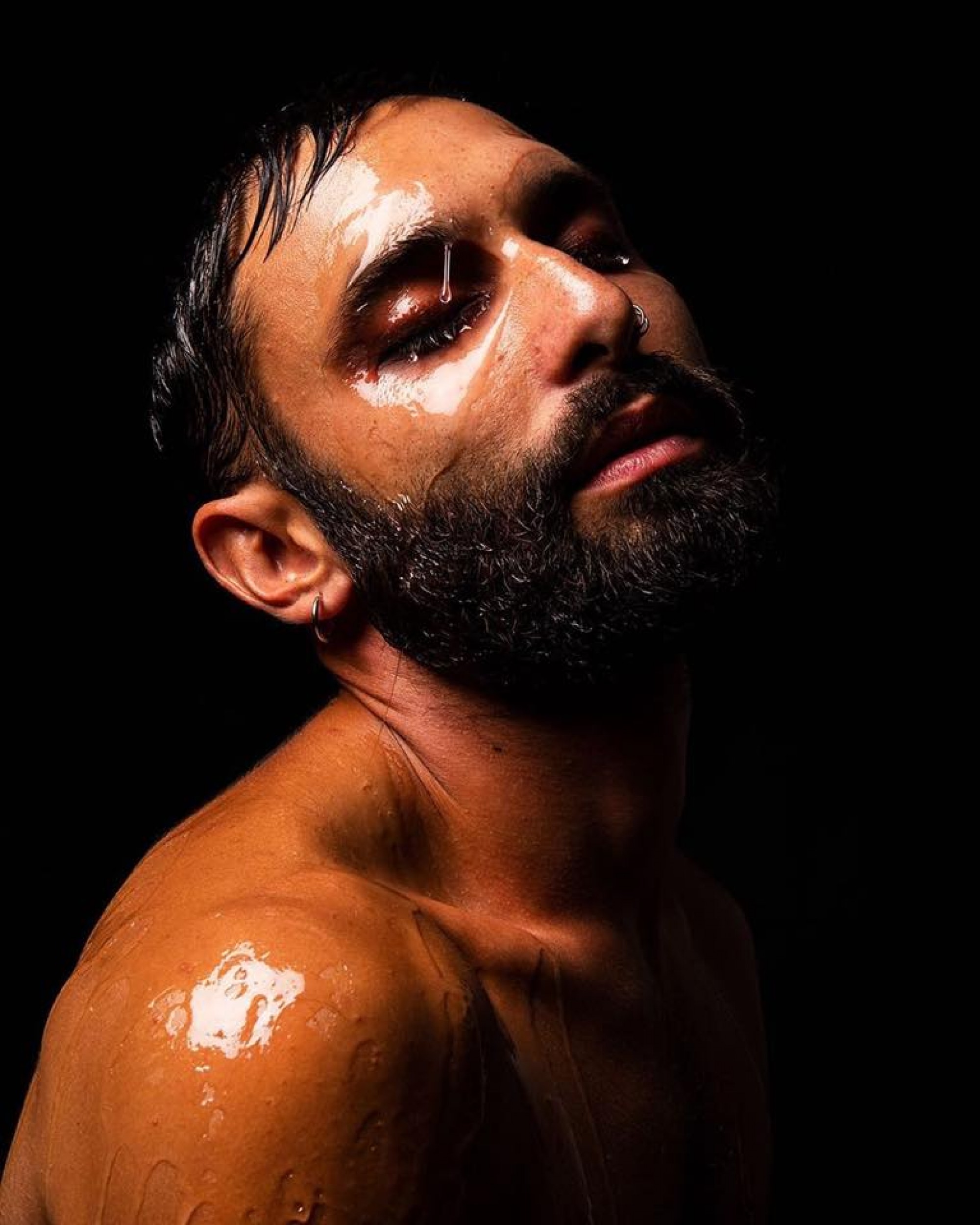 Wurst destierra a Conchita con su nuevo disco, Truth Over Magnitude ...