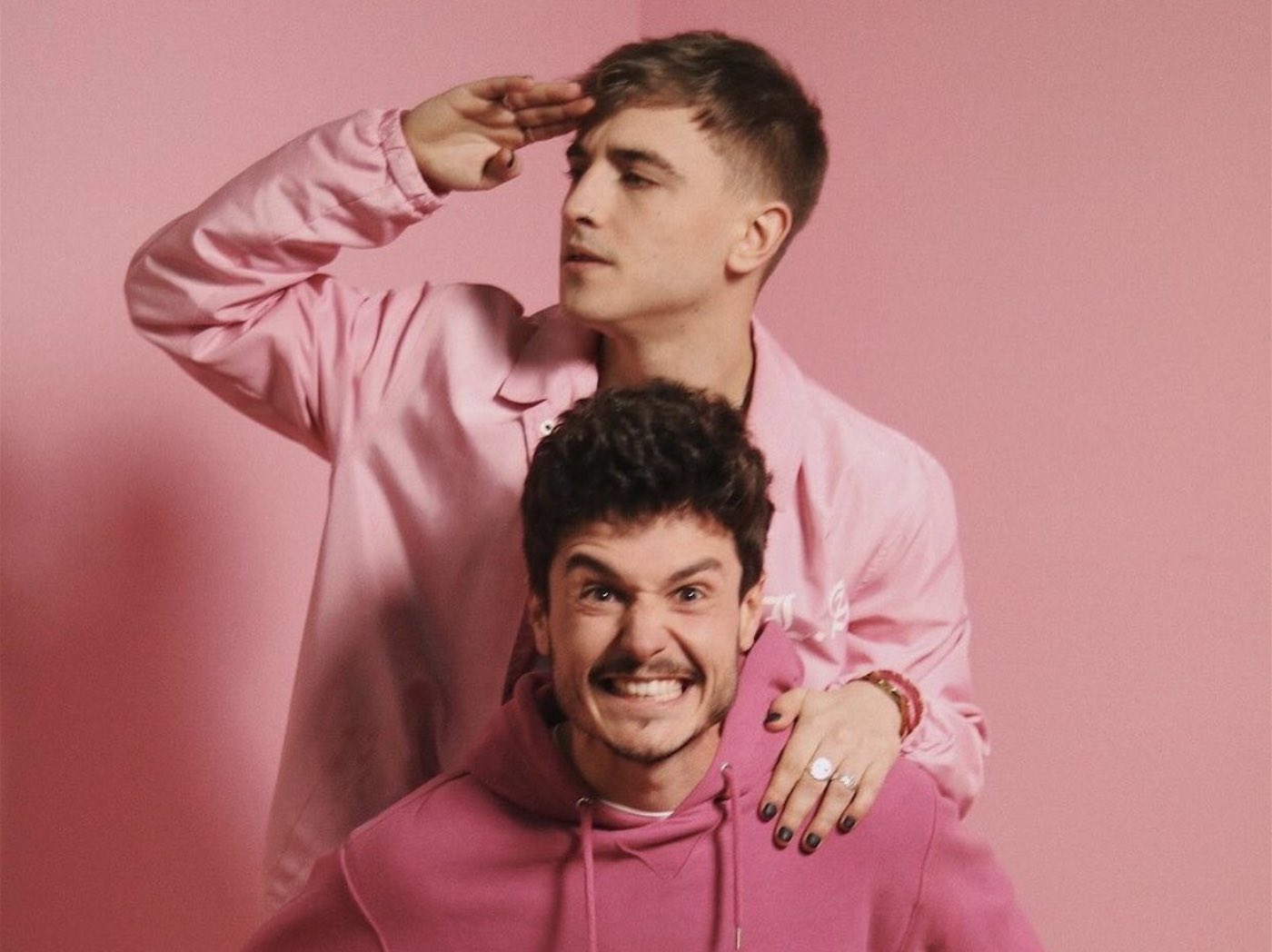 Manel Navarro publica su primer disco Cicatriz y su nuevo single ¿Qué ...