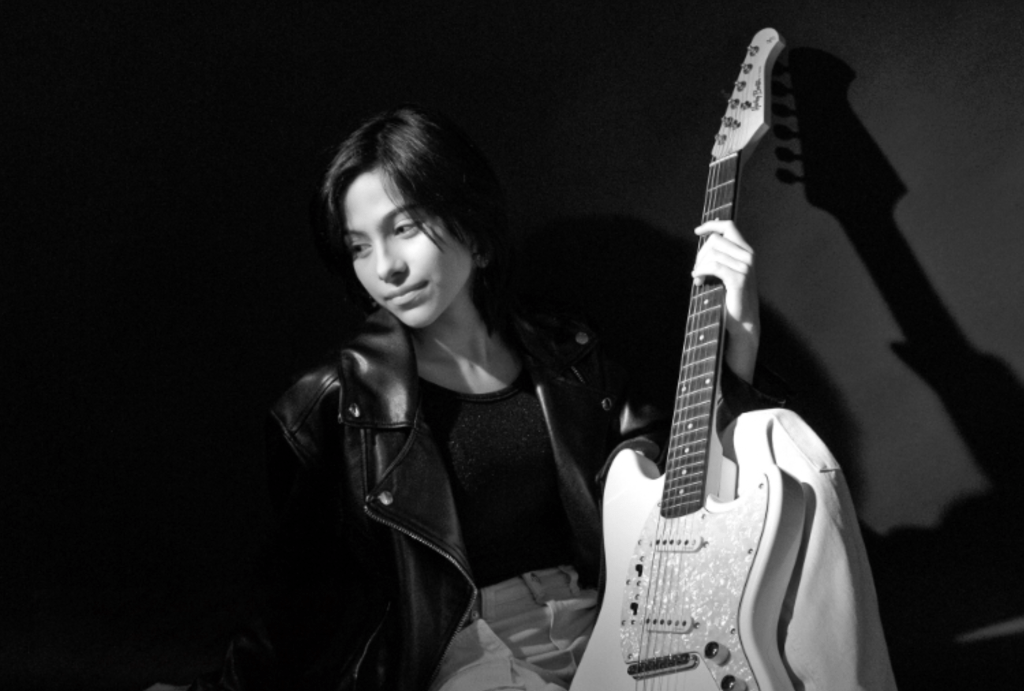 Melani anima a "romper las barreras" en su nuevo single, Huellas ...