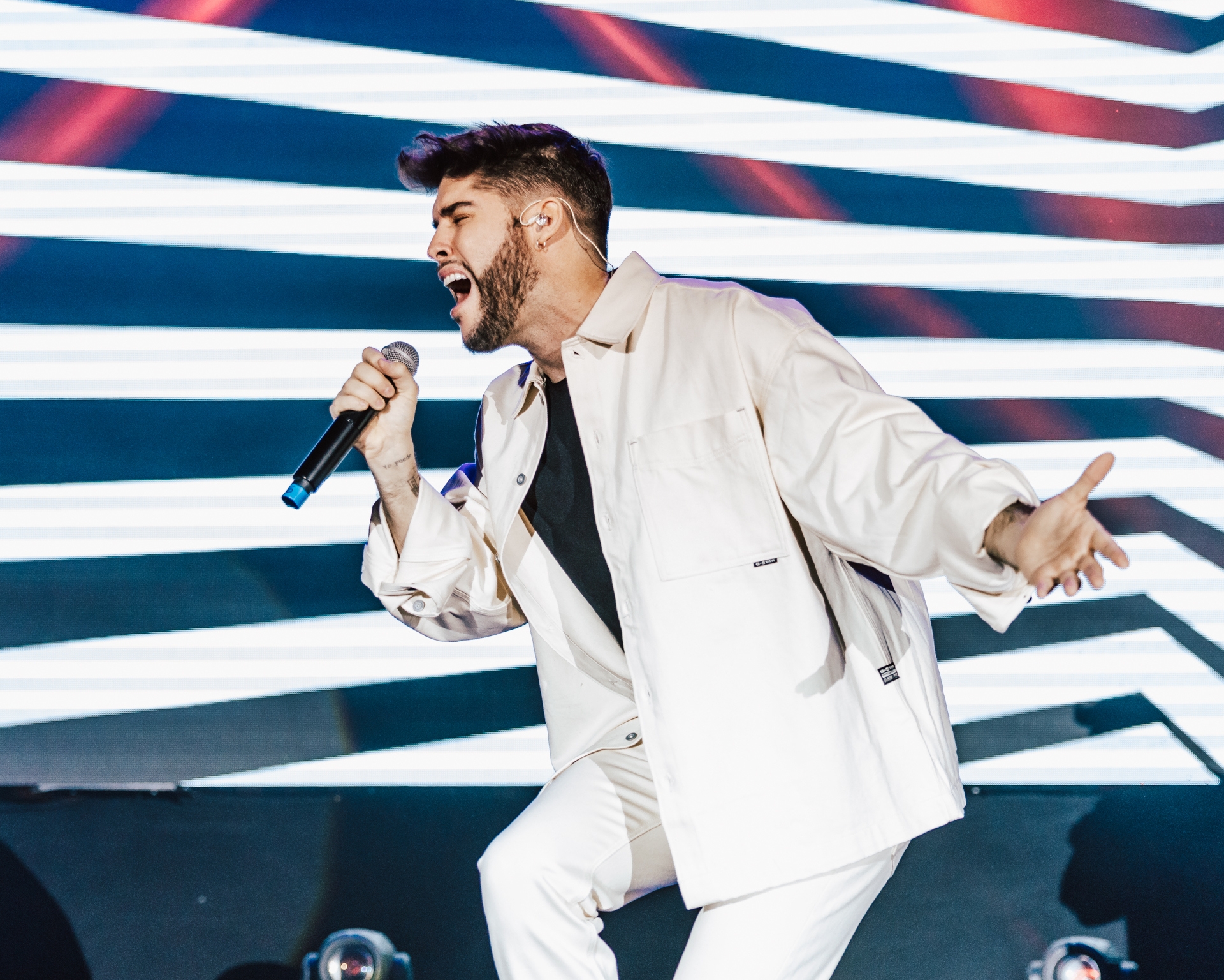 José Otero cambia de rumbo en su nuevo single, Esa noche - eurovision ...