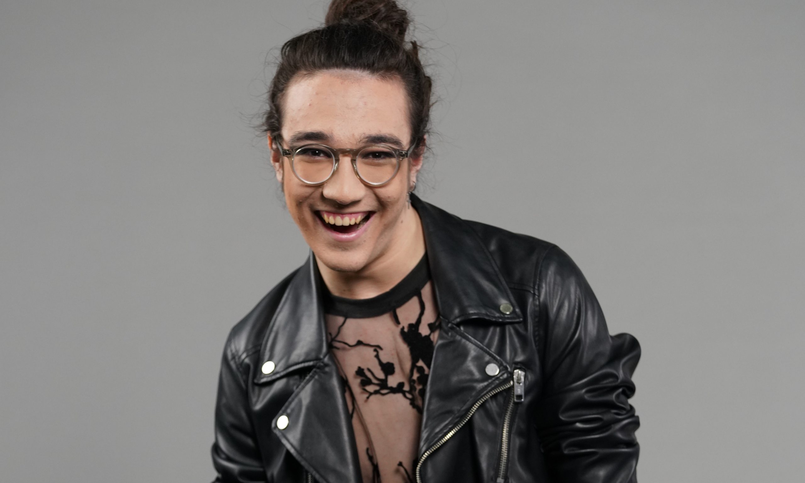 Theodor Andrei publica la versión eurovisiva de D.G.T. (Off and On) con ...