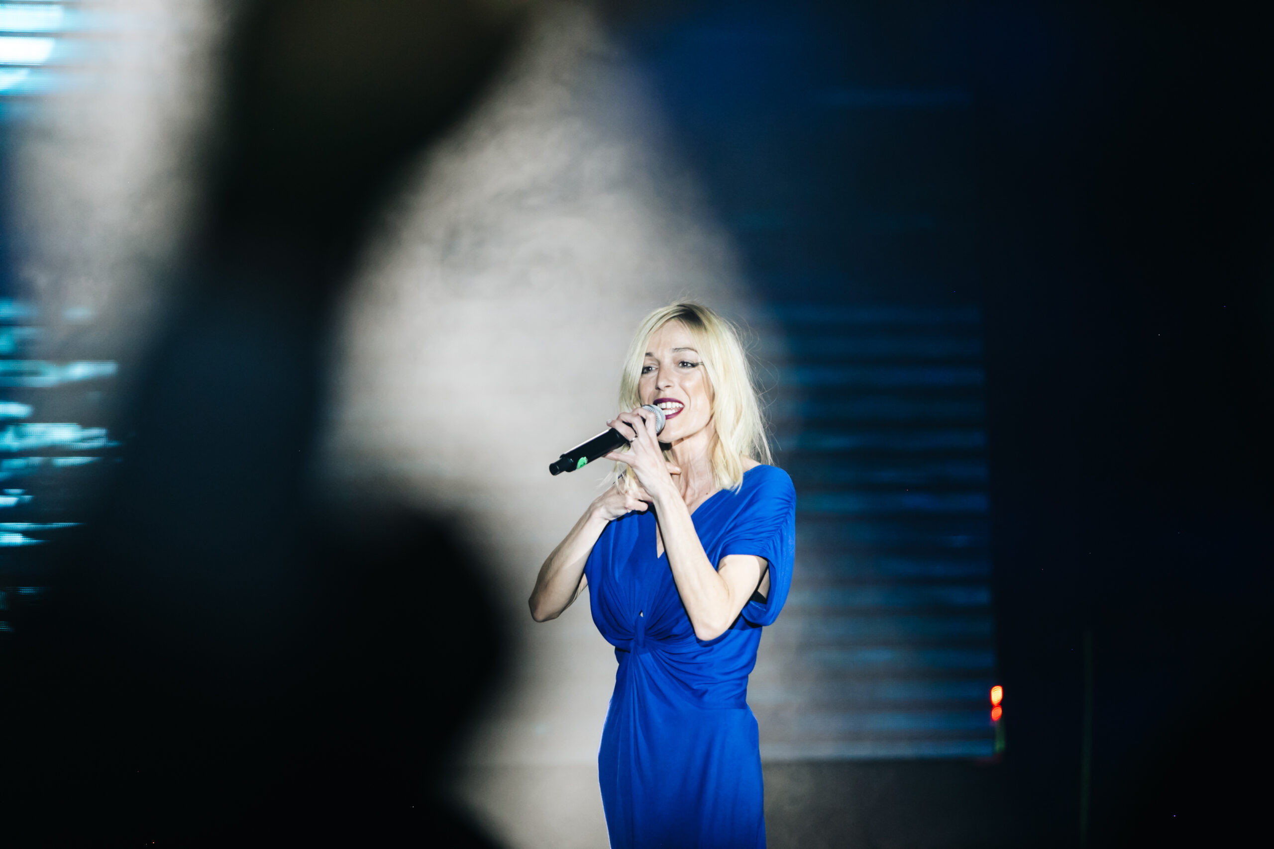 Marta Roure presenta un lado más intimista con su nueva canción ...