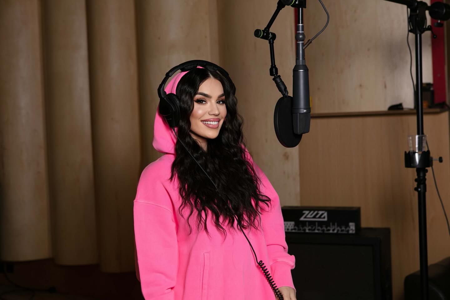 Besa lanza TiTan, la versión final de la canción albanesa para ...