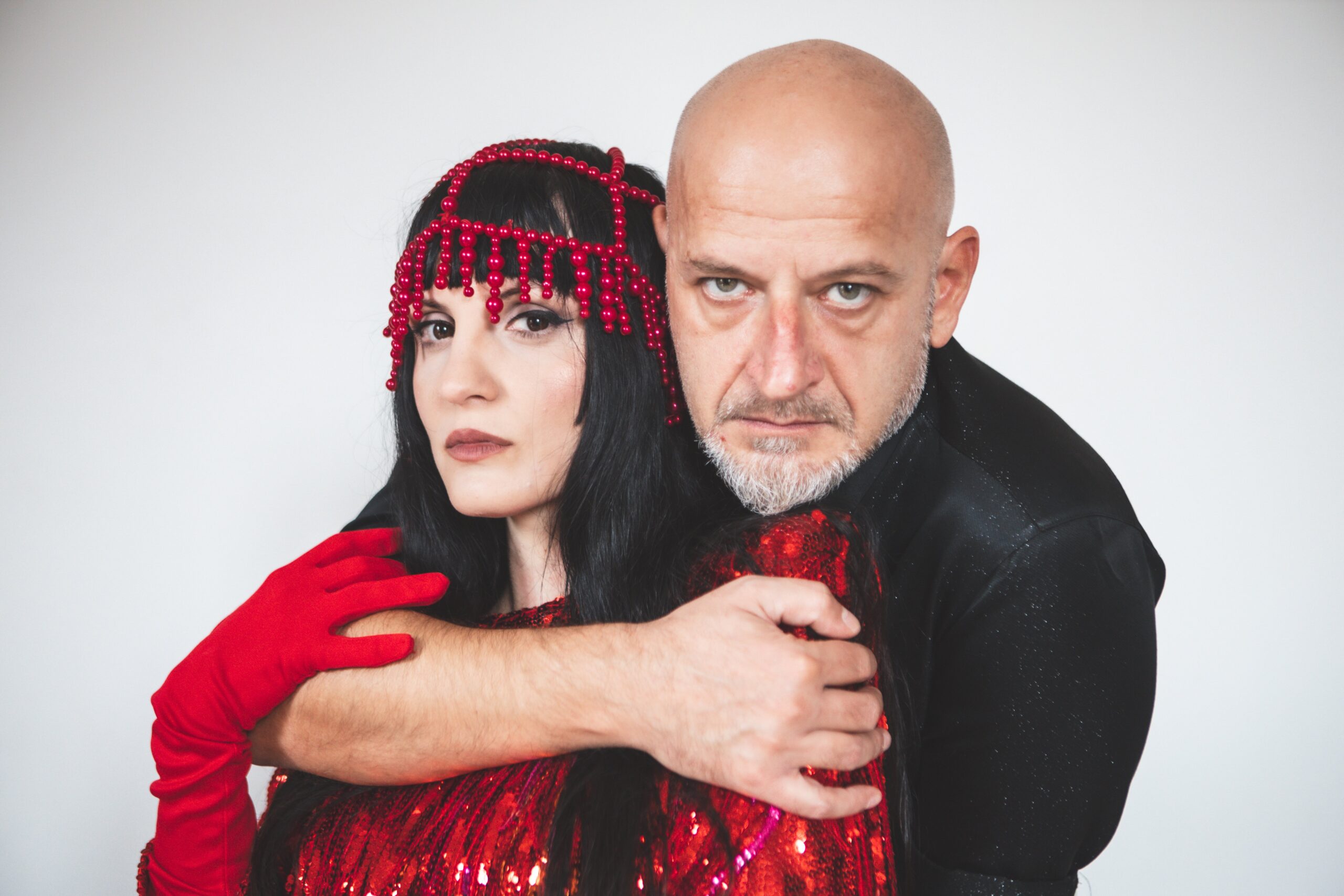 Los albaneses Shkodra Elektronike presenta el videoclip de Zjerm